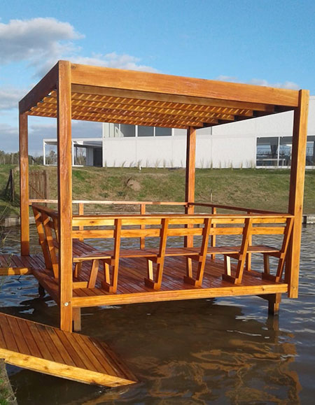 Construcción de muelles de madera sobre lagos - Zona norte